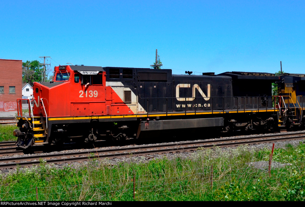 CN 2139